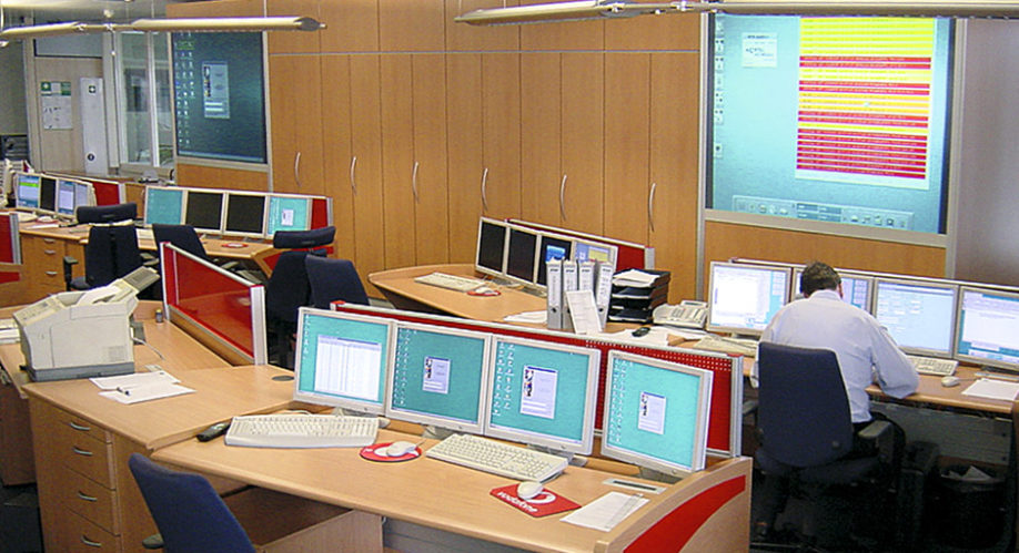 Laser rear projection cubes for 24/7 use | JST Jungmann Systemtechnik